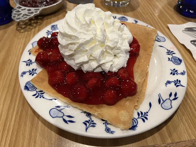 Al Johnson’s Swedish Restaurant & Butik 3