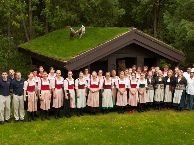 Al Johnson’s Swedish Restaurant & Butik  6