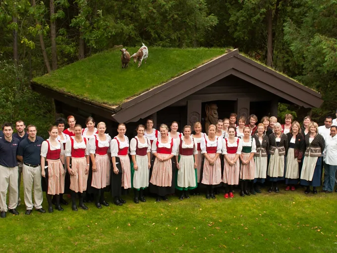 Al Johnson’s Swedish Restaurant & Butik  6