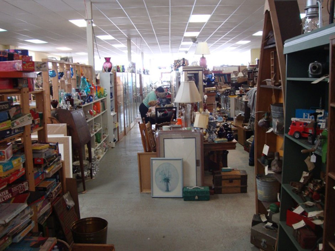 Antiques 101 & Collectibles 4