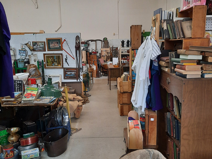 Antiques 101 & Collectibles 5