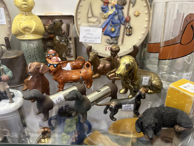 Antiques 101 & Collectibles 7