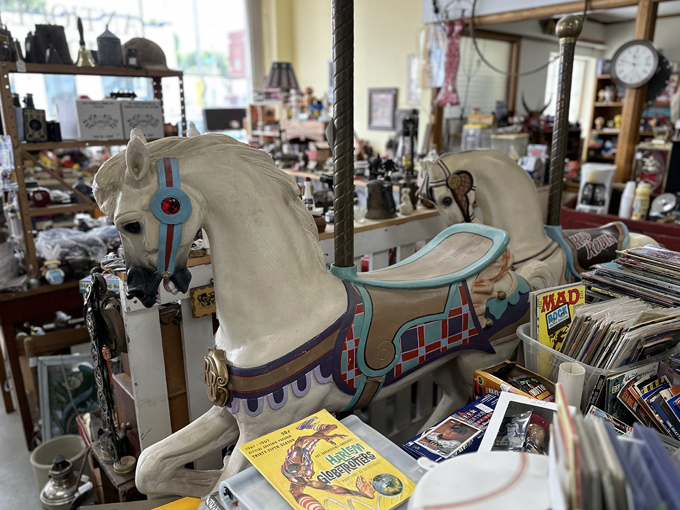 Antiques 101 & Collectibles 8
