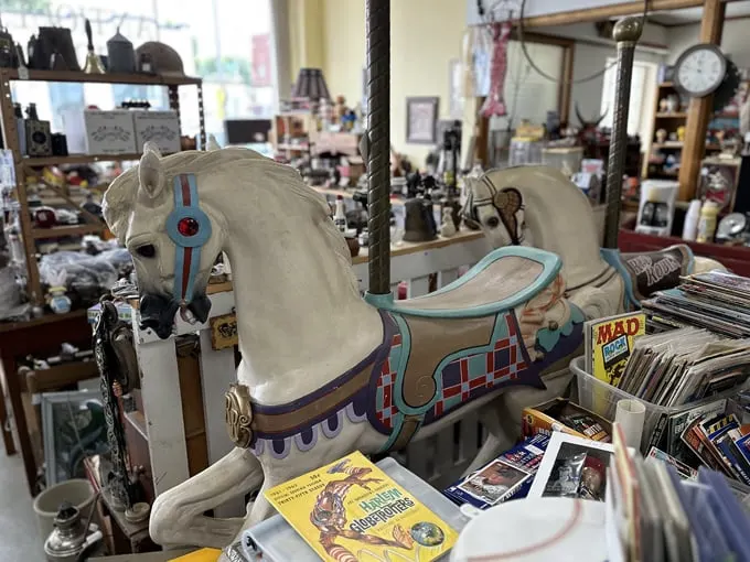 Antiques 101 & Collectibles 8