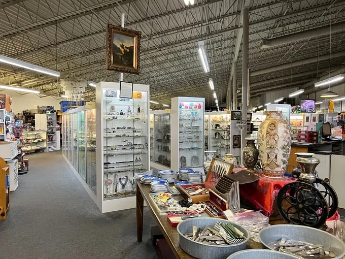 Antiques Minnesota Inc 3