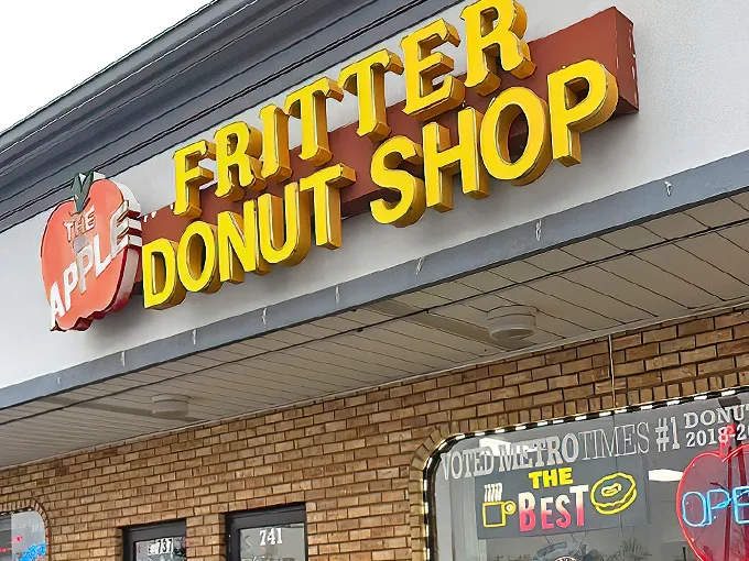 Apple Fritter Donut Shop (Ferndale)