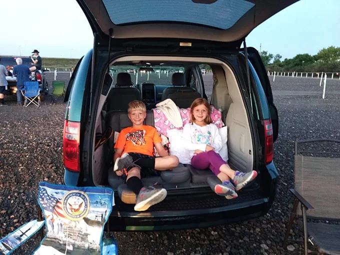 Aut-O-Rama Twin Drive-In 5