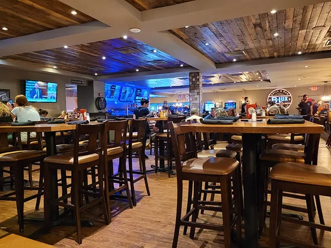 B-Lux Grill & Bar 2