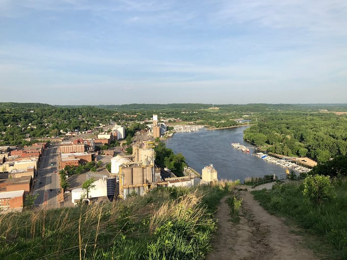 Barn Bluff Trail 6