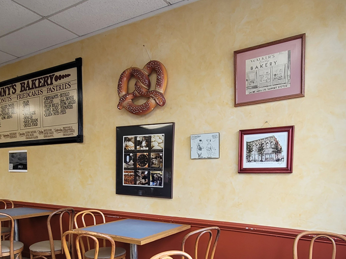 Benny's Bakery 8