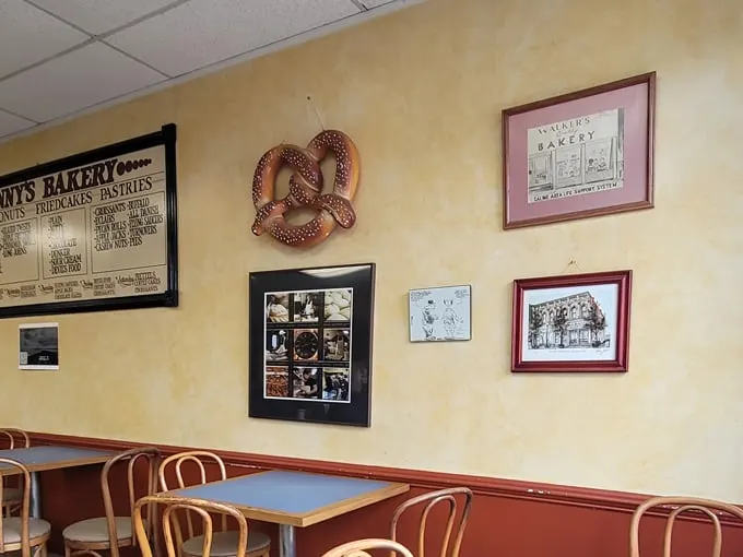 Benny's Bakery 8