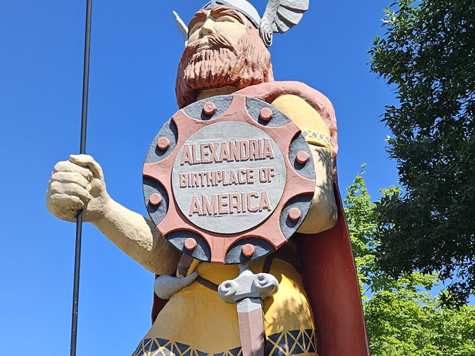 Big Ole - Big Viking Statue 4
