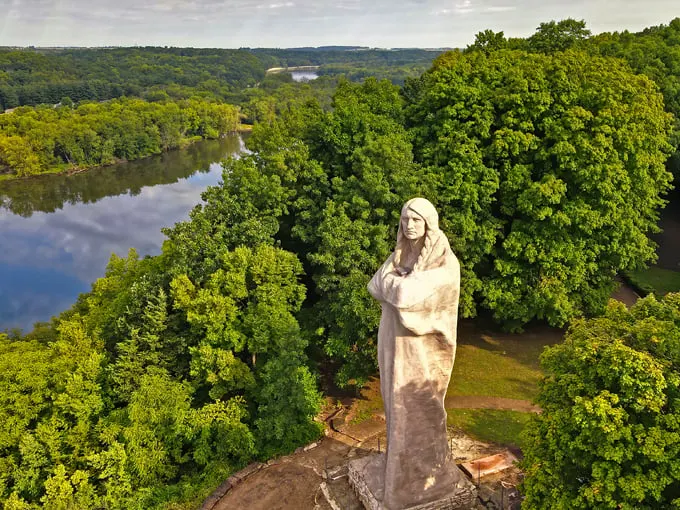 Black Hawk Statue 1