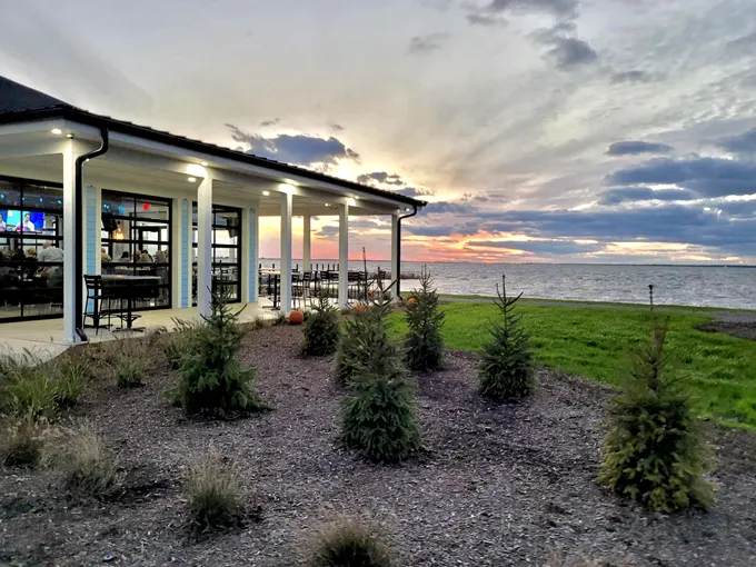 Cabana Blue Lakefront Sports Bar & Grill 2