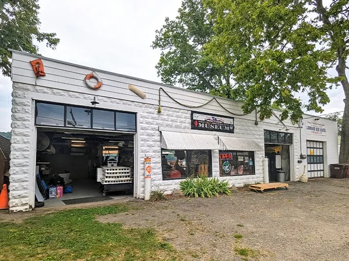 Cardboard Boat Museum 1