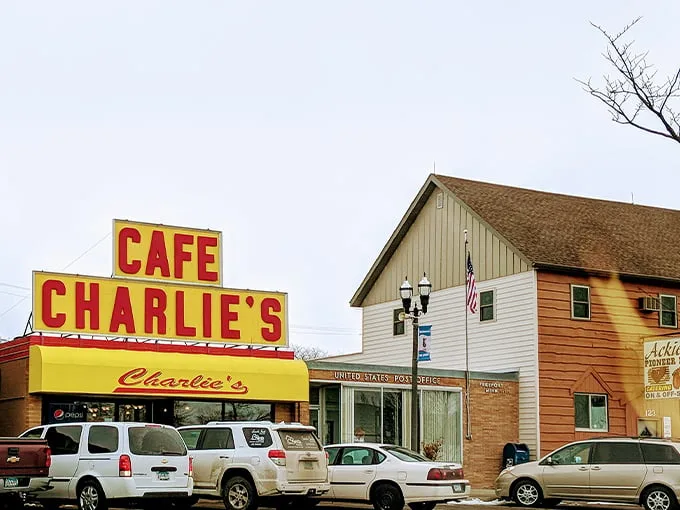 Charlie’s Cafe 1