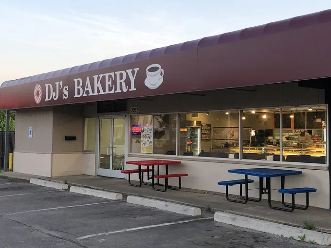 DJ’s Bakery (Ann Arbor)