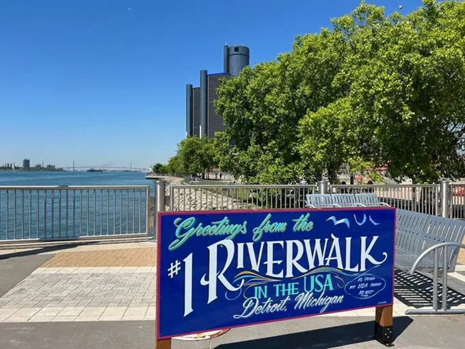 Detroit Riverwalk 6