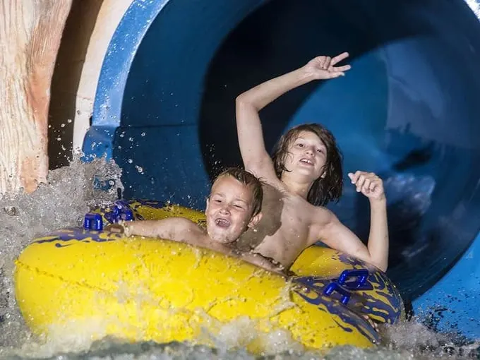 Edgewater Hotel and Waterpark 9