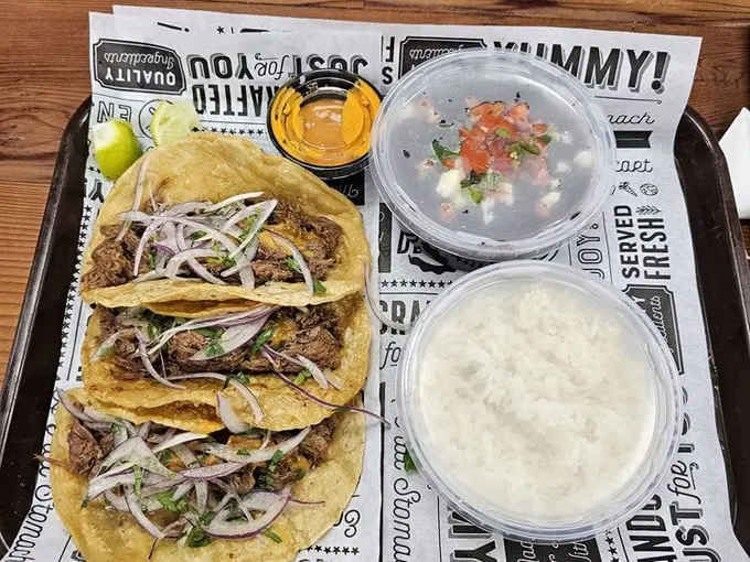 El Sazon Tacos and More 3