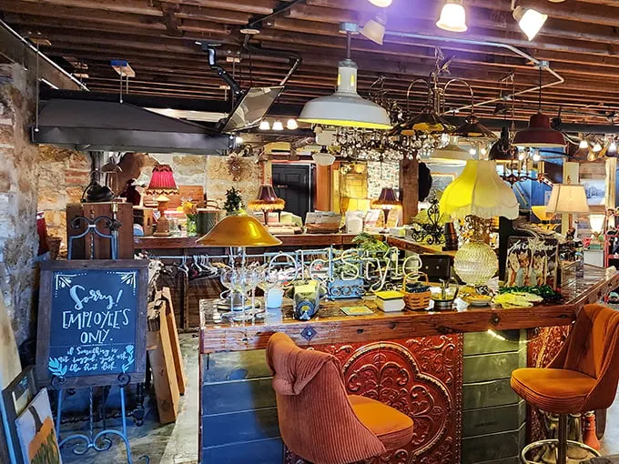 Elizabeth's Grand Antique Co. 8