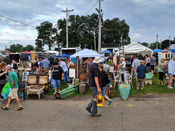 Elkhorn Antique Flea Market 6