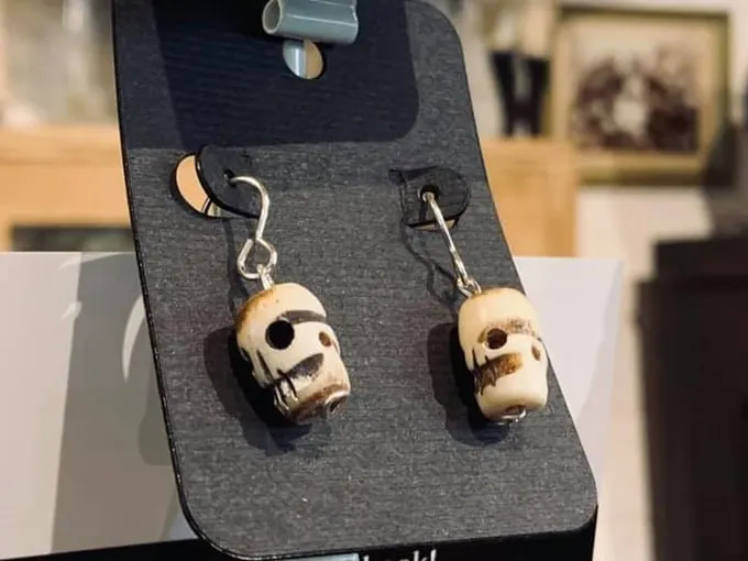 Emerald Grove Antiques and Oddities 9