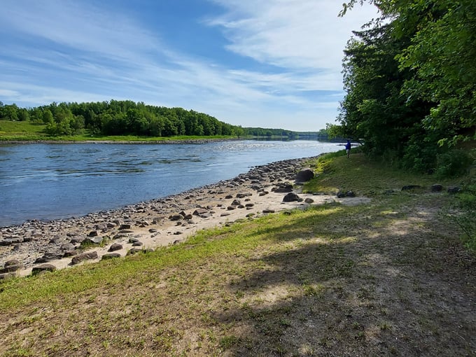Franz Jevne State Park 8