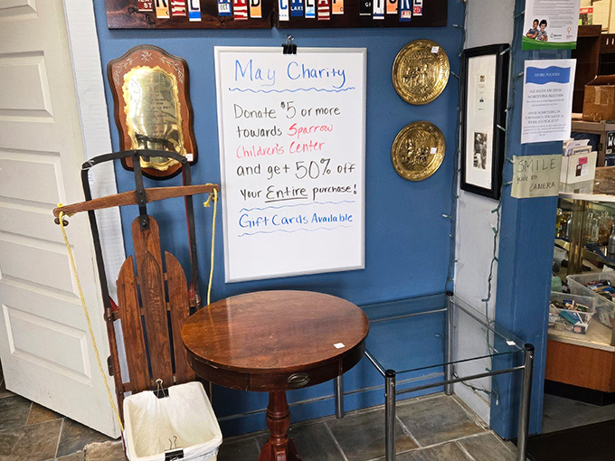 Free, Cheap, and Antique Store - Thrift Store 8