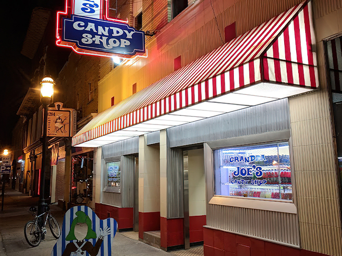 Grandpa Joe's Candy Shop 1