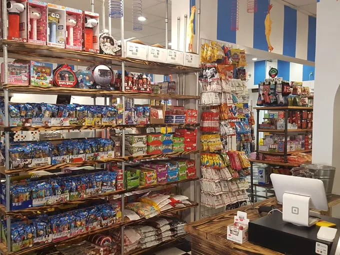Grandpa Joe's Candy Shop 4