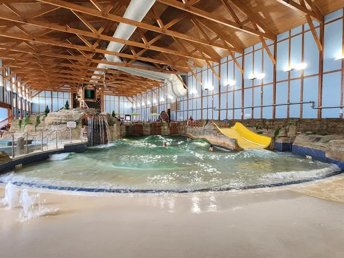 Grizzly Jack's Grand Bear Resort 3