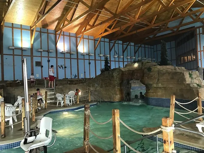 Grizzly Jack's Grand Bear Resort 4
