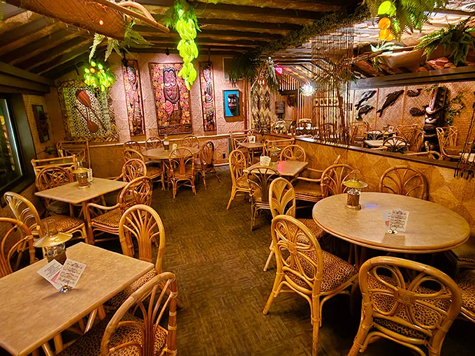 Hala Kahiki Lounge 2