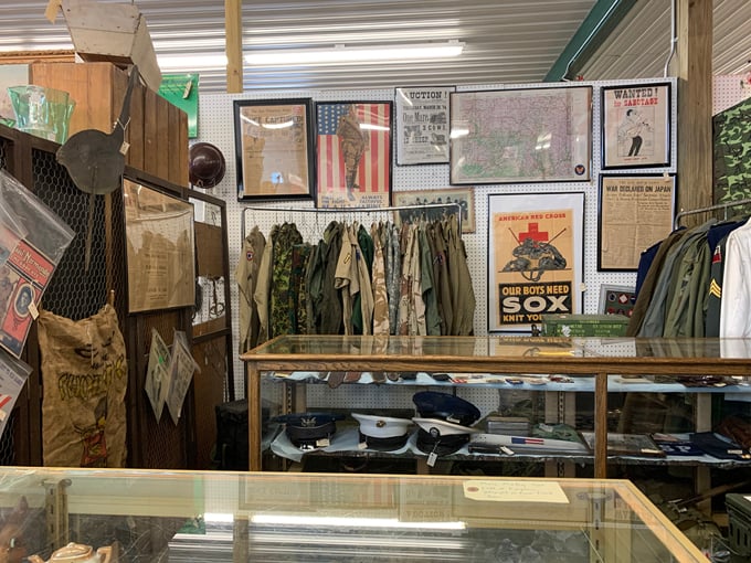 Hog Creek Antique Mall 9