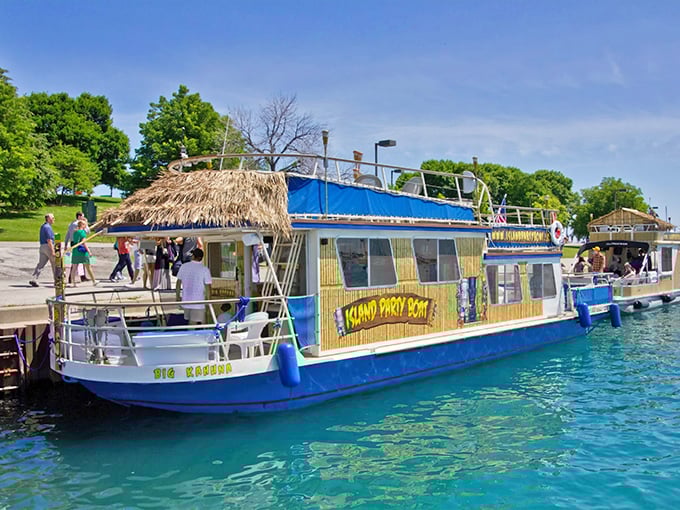 Island Party Boat 1