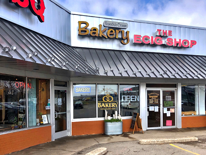Krown Bakery & Eatery 1