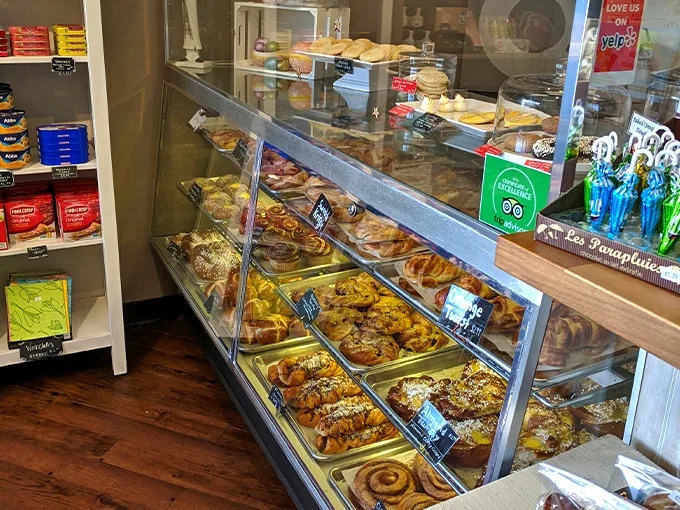 Krown Bakery & Eatery 3