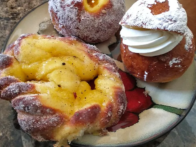 Krown Bakery & Eatery 4