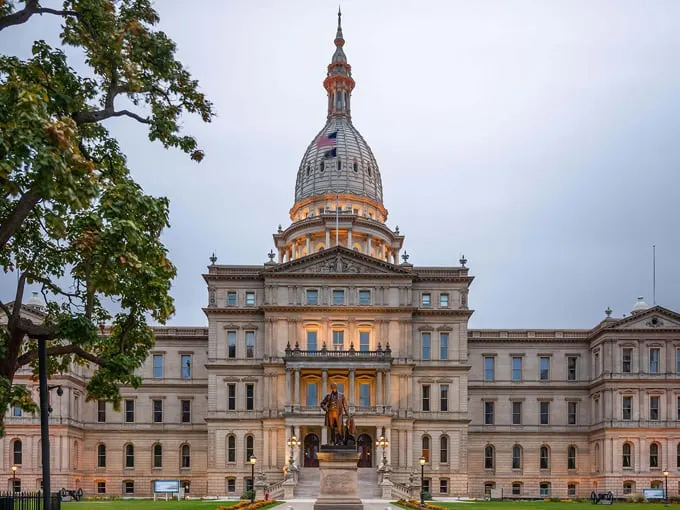 Lansing 3