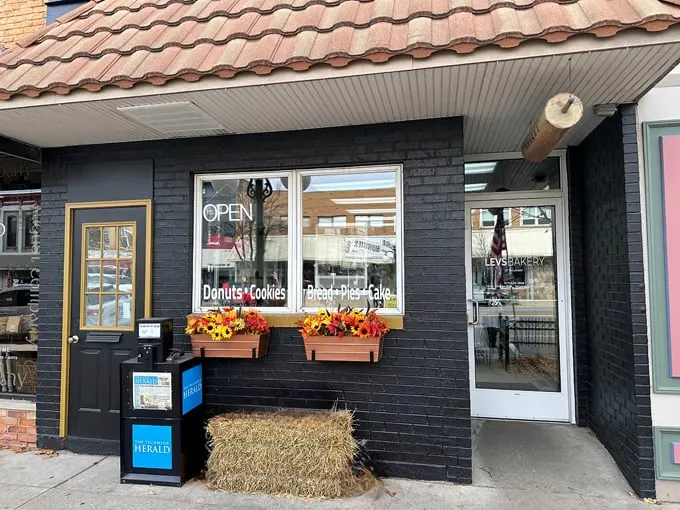 Lev's Bakery Shop (Tecumseh)