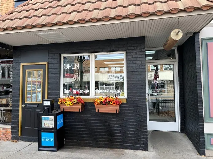Lev's Bakery Shop (Tecumseh)