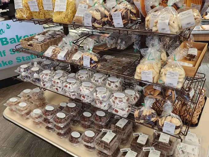 Linda's Bakery 2