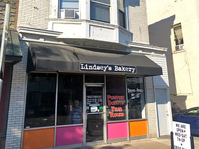 Lindsey's Bakery 9