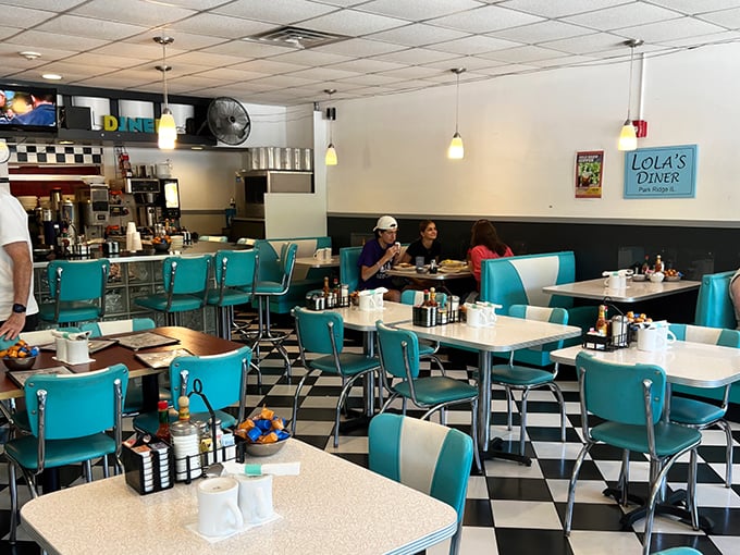 Lola's Diner 2