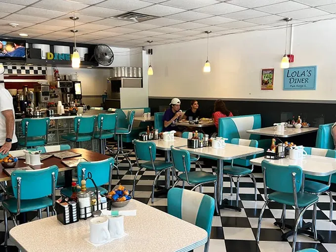 Lola's Diner 2