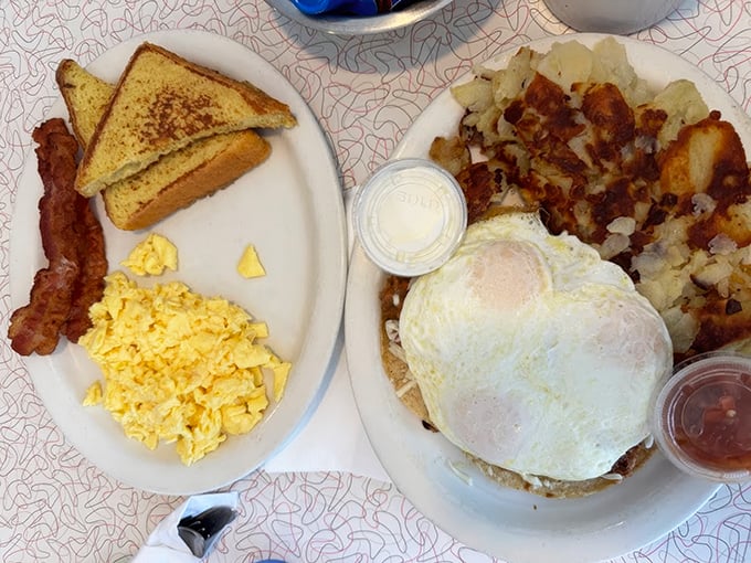 Lola's Diner 7