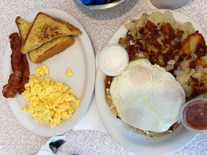 Lola's Diner 7