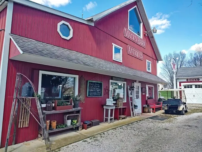Mack's Barn Antiques 1