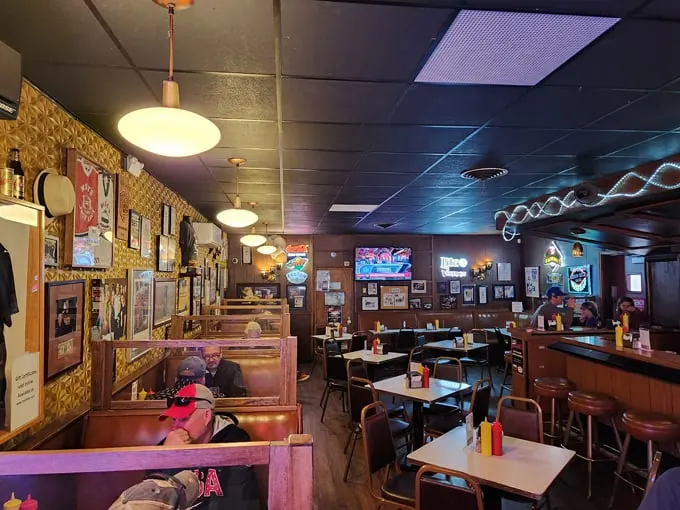 Matt's Bar and Grill 3